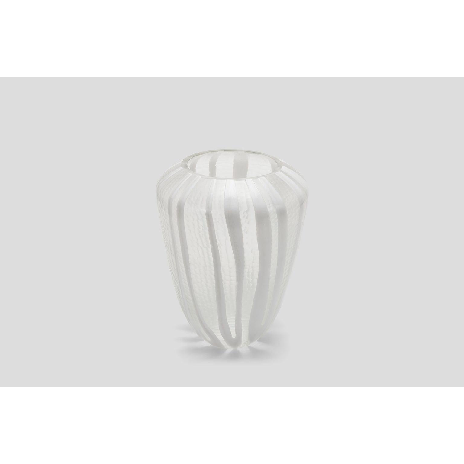 Corallia Vase Ivory - Large | Kmode – Kmode Interiors